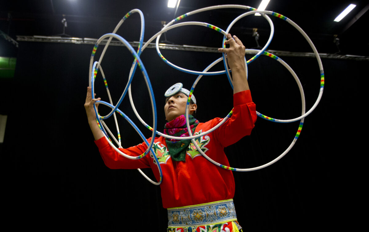 World champion hoop dancer pays forward his Navajo culture | News ...
